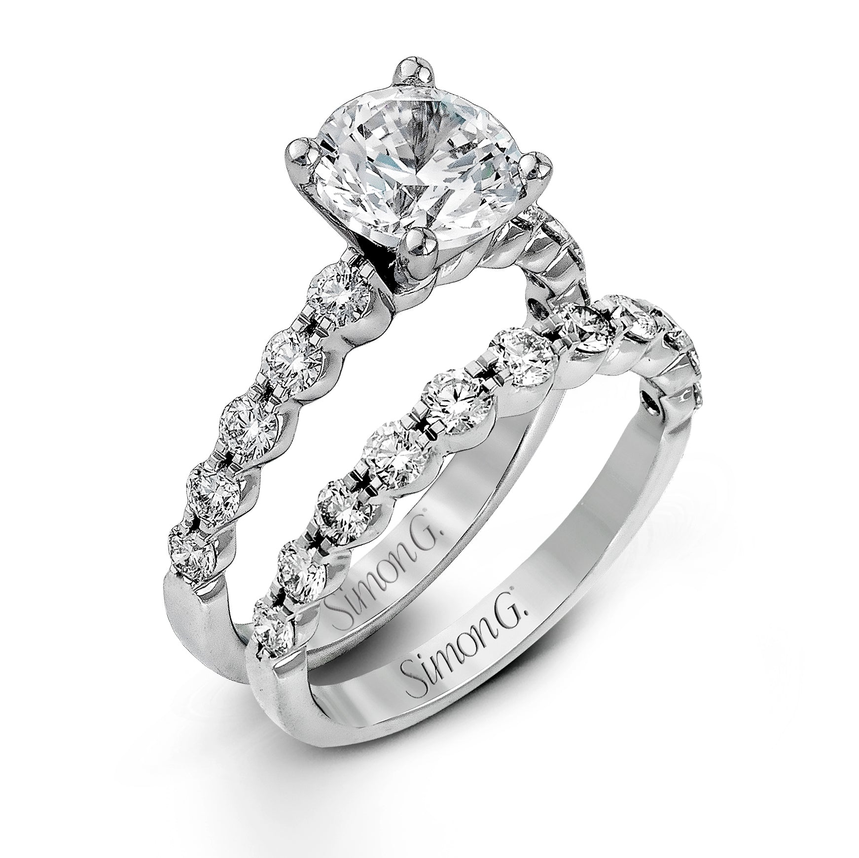 Round-cut Engagement Ring and Matching Wedding Band in 18k Gold with D ...